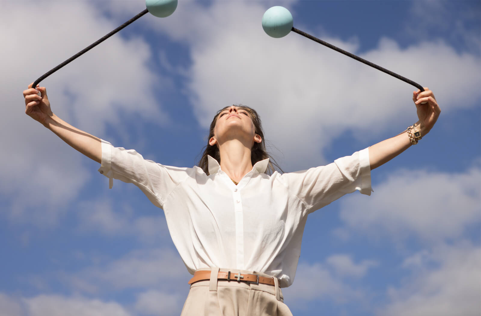 Learn Your First Beginner Poi Move - SpinPoi